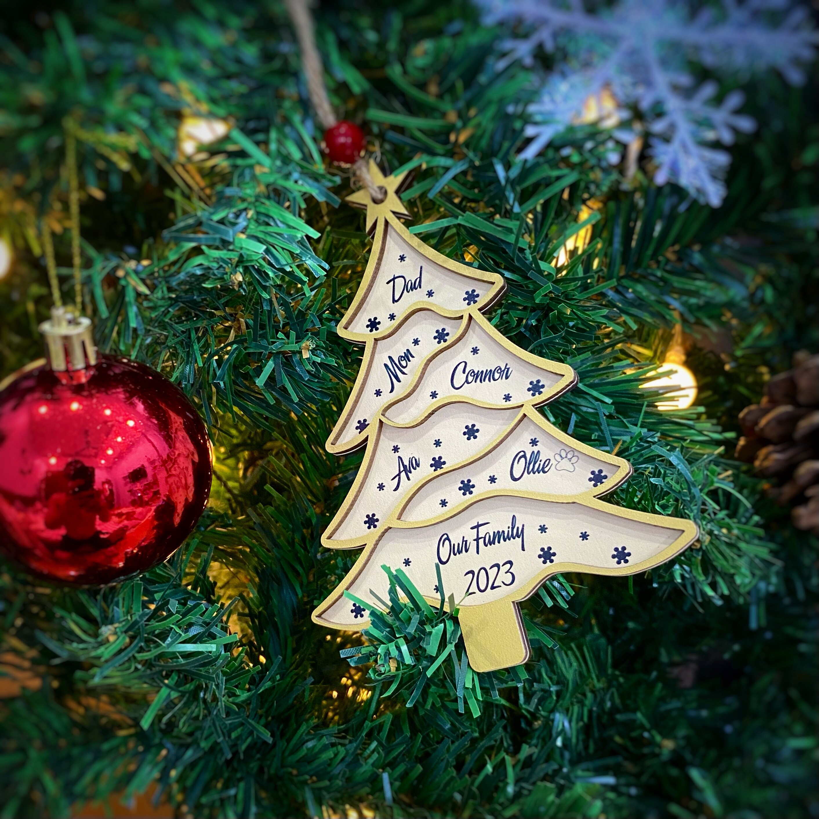 Personalized Christmas Family Tree Ornament Family Name - Etsy