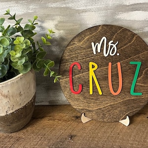 Personalized Round Teacher Desktop Sign With Stand/teacher - Etsy