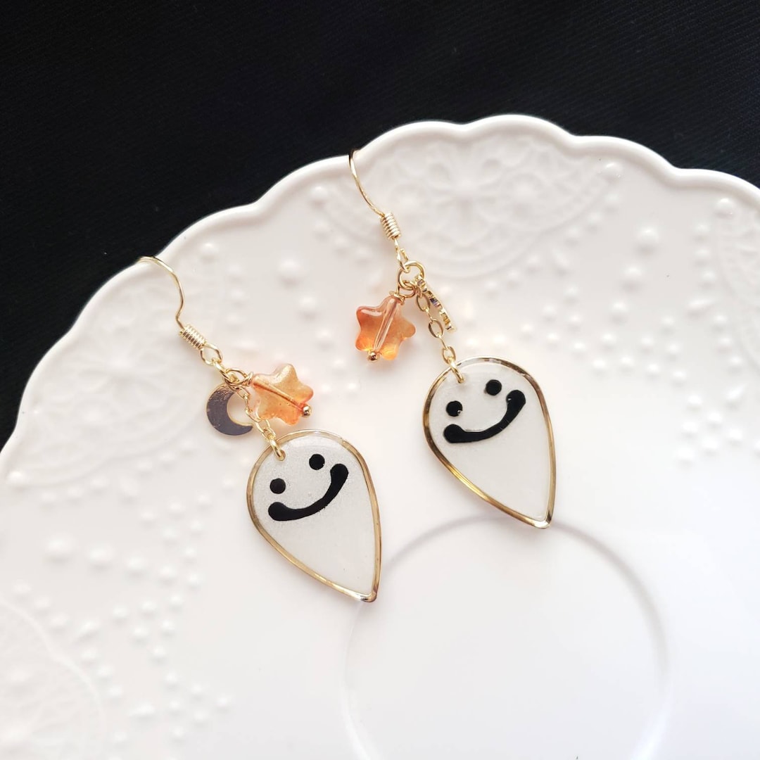 Halloween Ghost Earrings, Smiling Ghost Face Earrings - Etsy