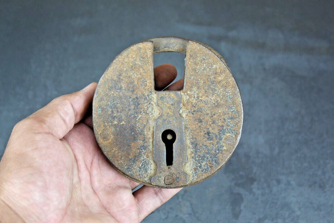 Big Round Rustic Old Patina Padlock - Broken, No Key, Collectible ...