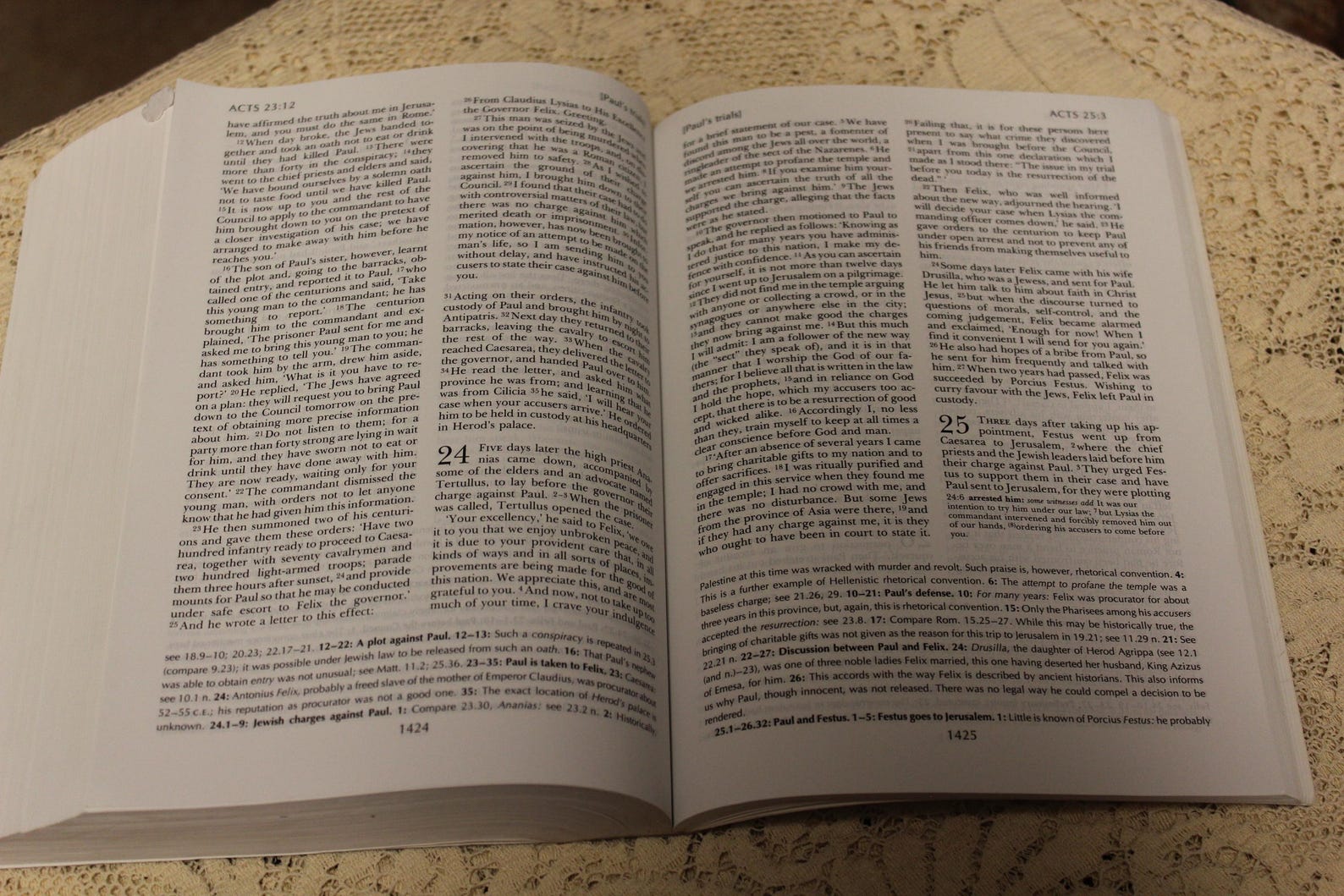 The Oxford Study Bible, Revised English Bible With Apocrypha / M Jack ...