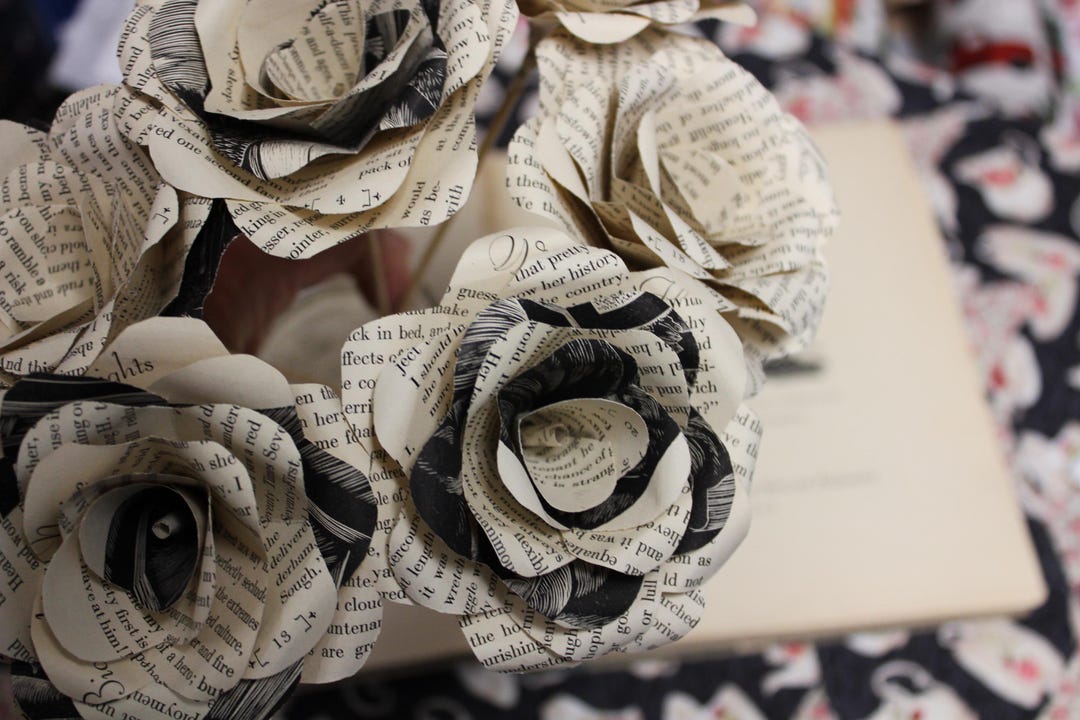 Wuthering Heights, Emily Brontë, Custom Book Page Roses With Stems ...