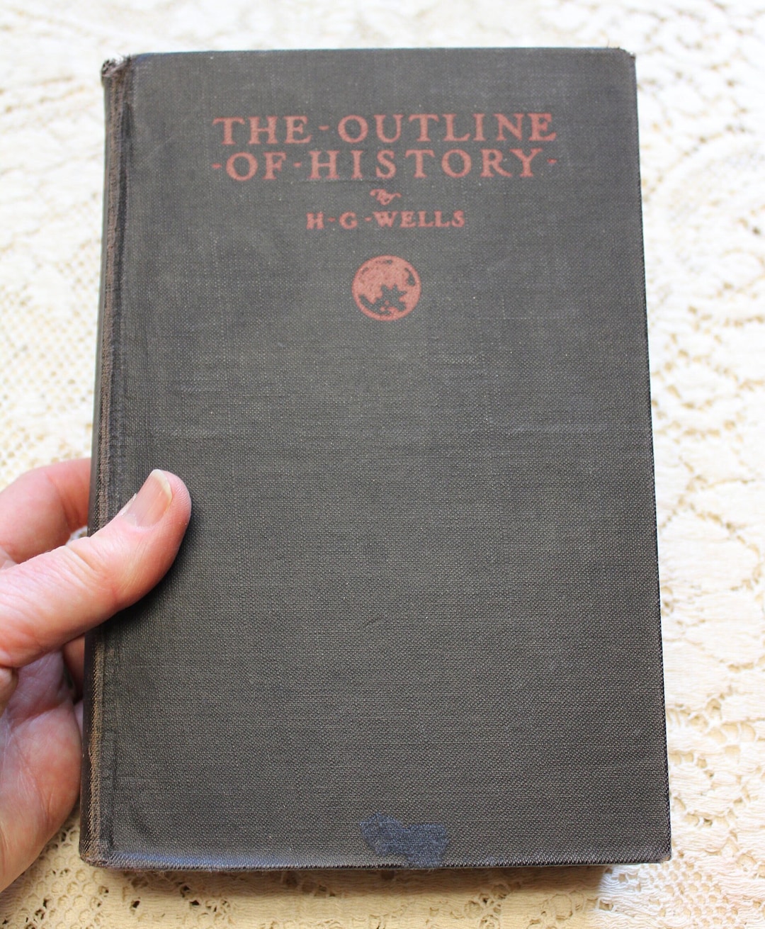 95 Yrs Old, the Outline of History, Complete in One Volume / H.G. Wells ...