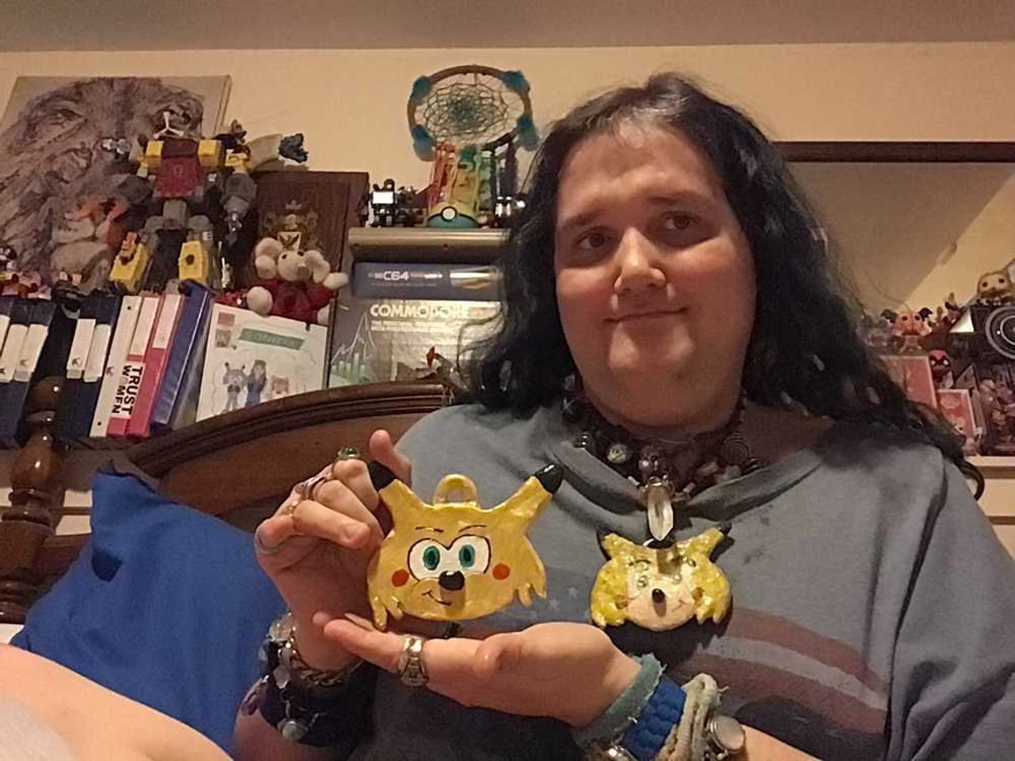 Goldene Kirche von Sonichu Medallion | Etsy