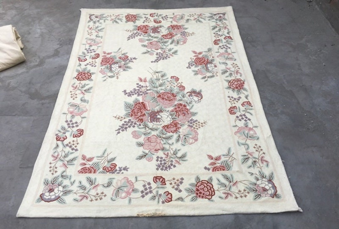 Handmade Aubusson Wool Rug: French Floral Area Rug (5ft 11in X 4ft 1in ...
