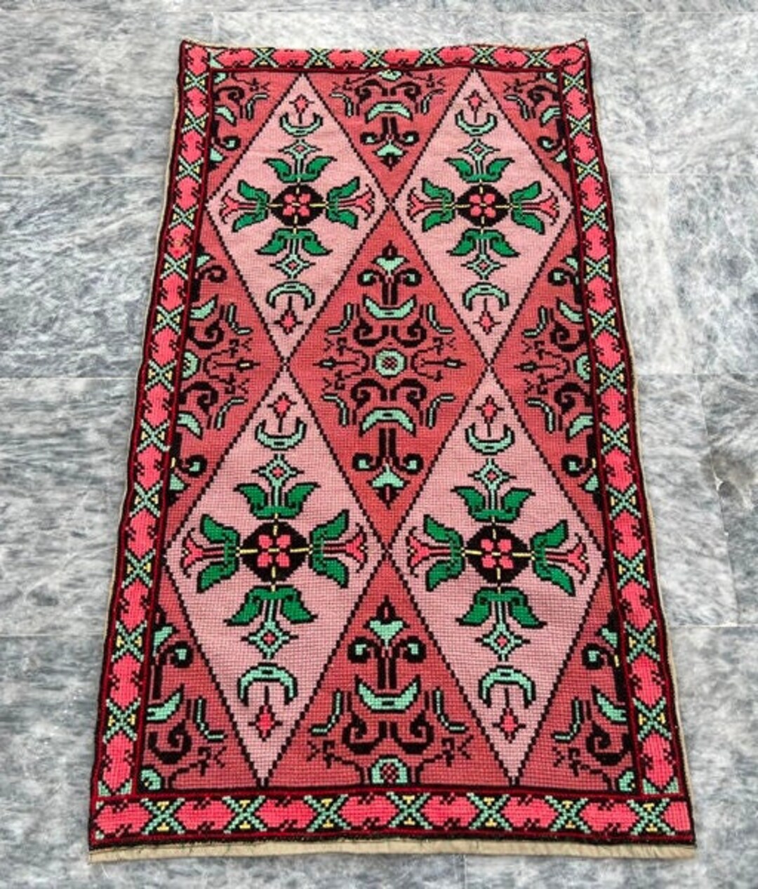 French Aubusson Wool Rug: Handmade Needlepoint Floral Rug (102x57 Cm ...