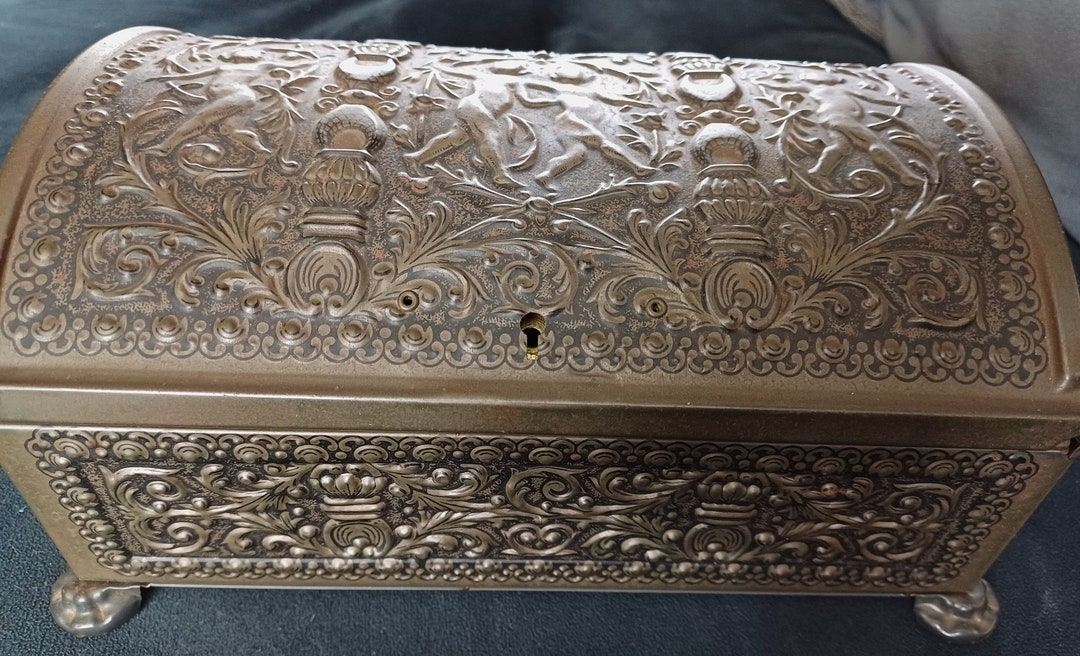 Very Old [vintage] Belgium Tin Box G.b.co - Etsy