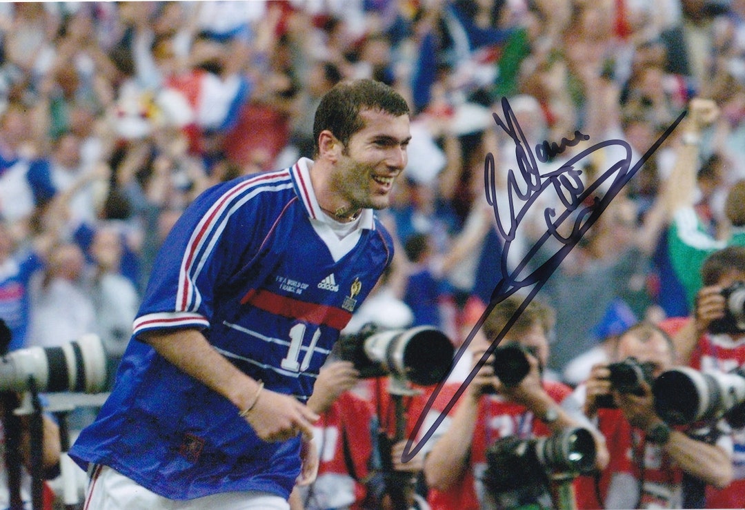 Football Zinedine Zidane Hand Signed 12x8 Inch Photograph France COA ...