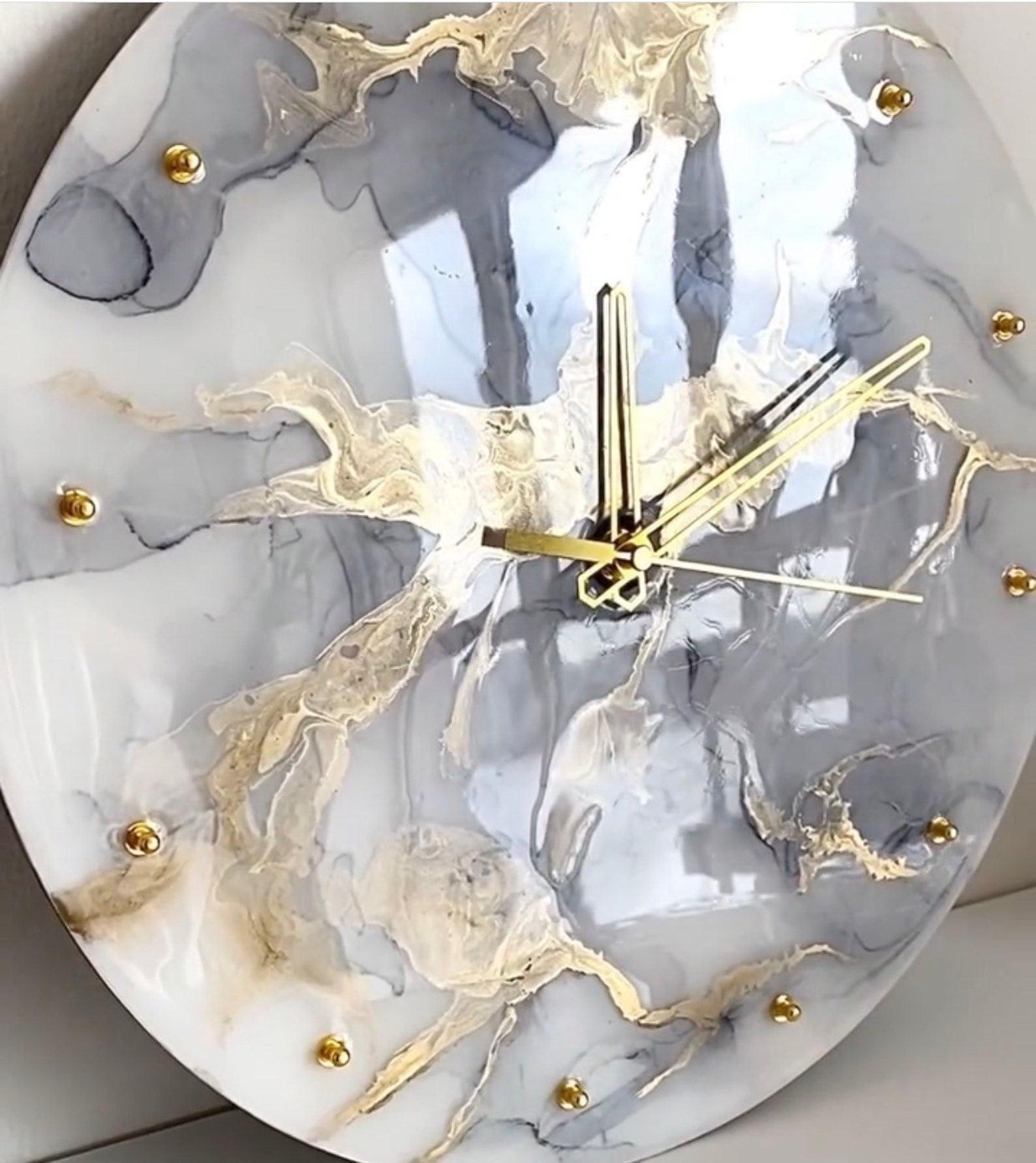 Custom Clock / Handmade Epoxy Resin & Wooden Base/ - Etsy