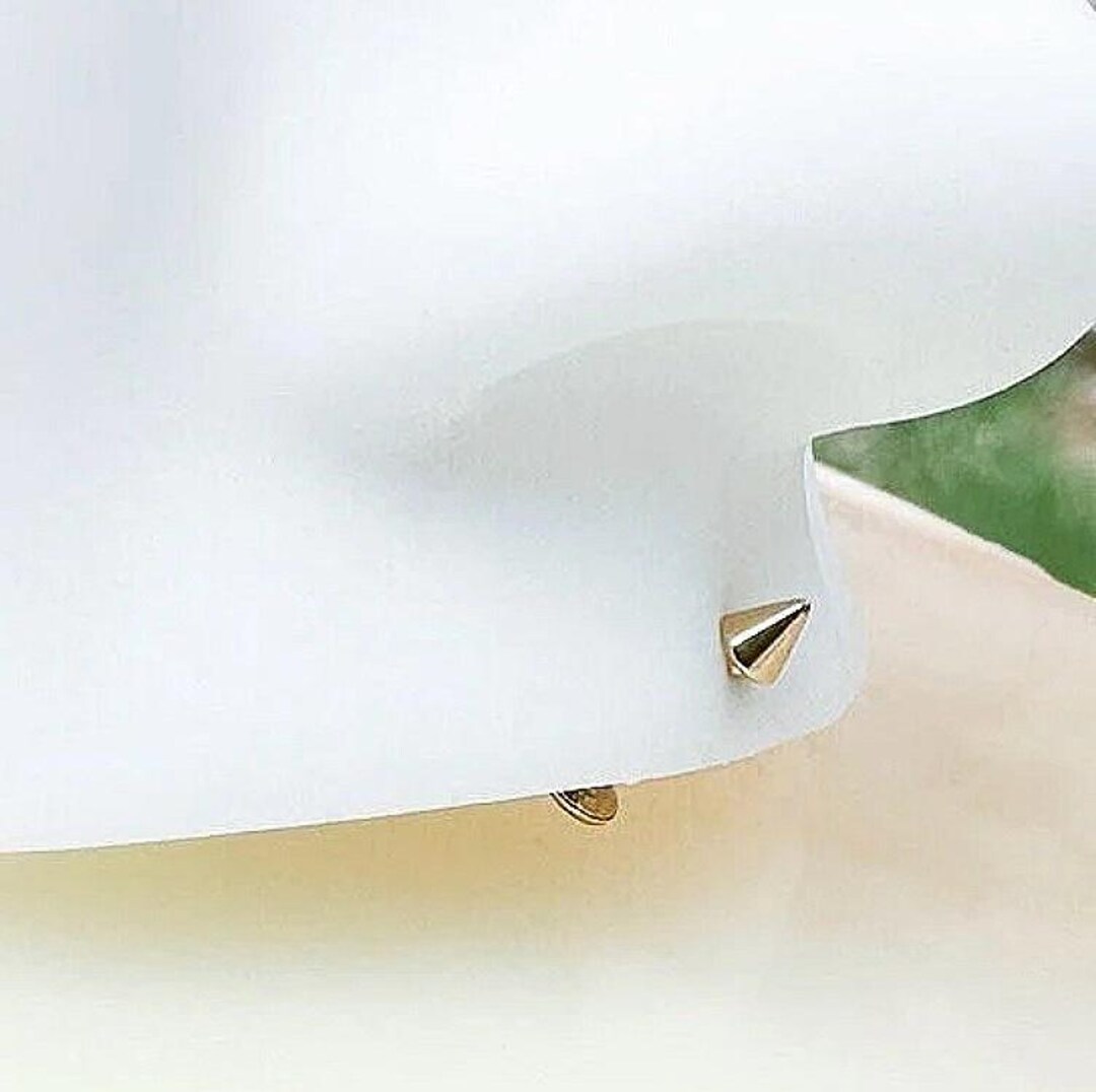 Gold Spike Labret for Conch, Medusa, Helix, Monroe, Flat and Cartilage ...