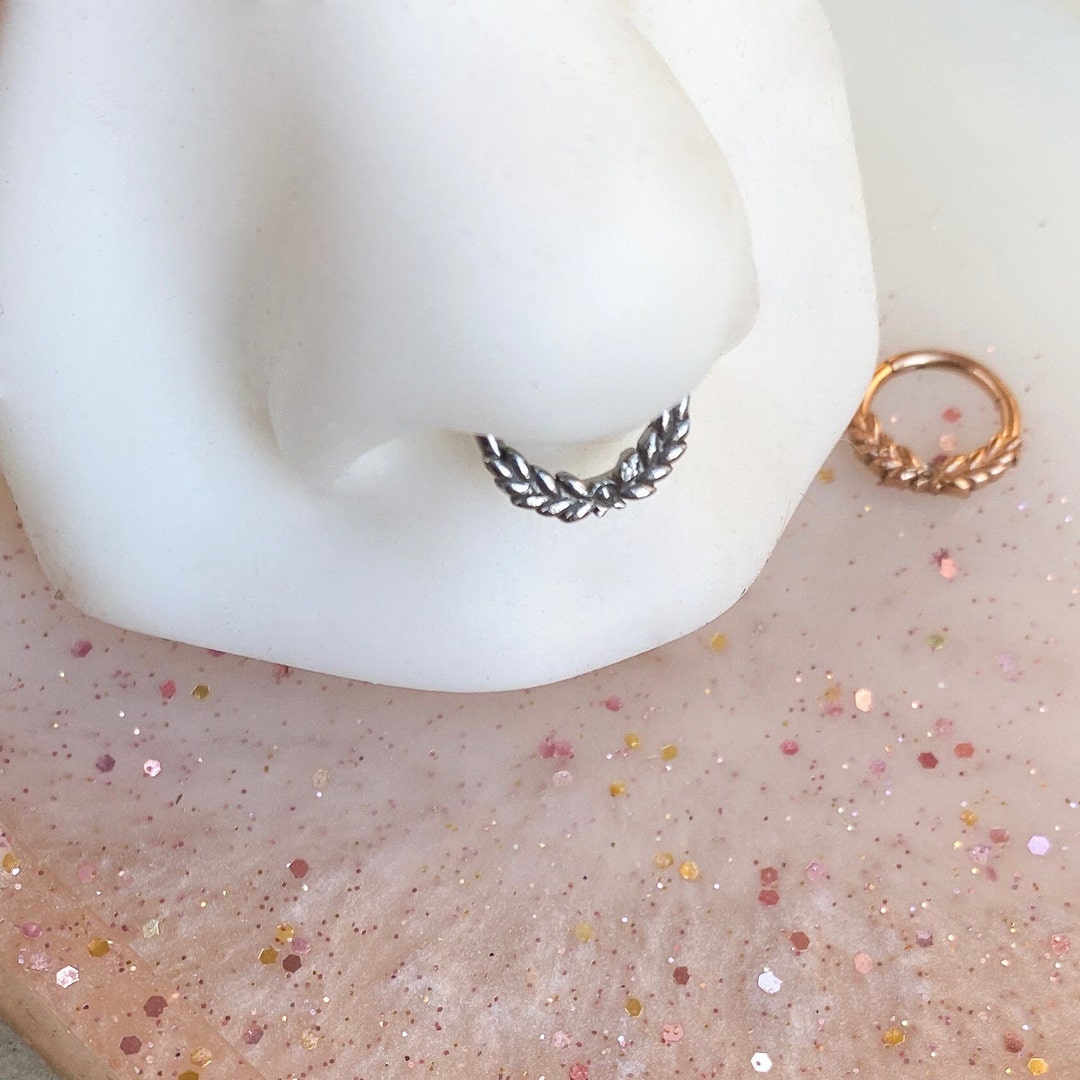 Leaf Hinged Septum Clicker for Septum, Daith, and Cartilage Piercings ...