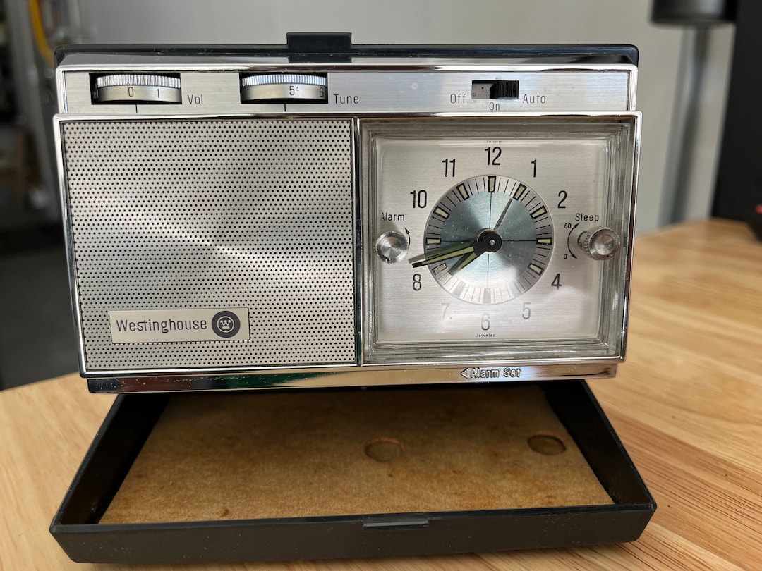 RETRO Vintage Westinghouse Travel Clock Radio - Etsy