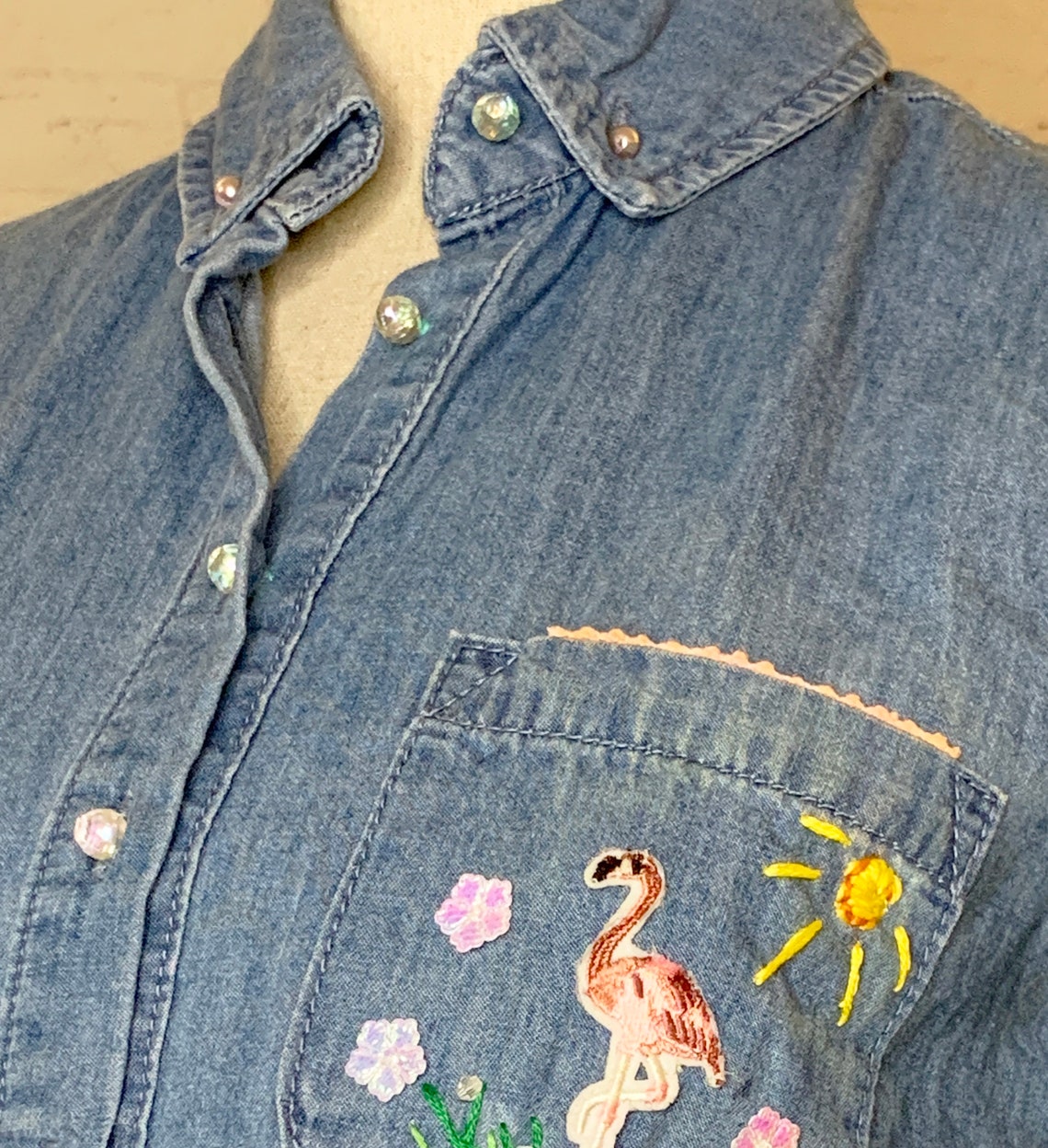 UPCYCLED Vintage Denim Shirt / XS Women's Denim Shirt / - Etsy Italia