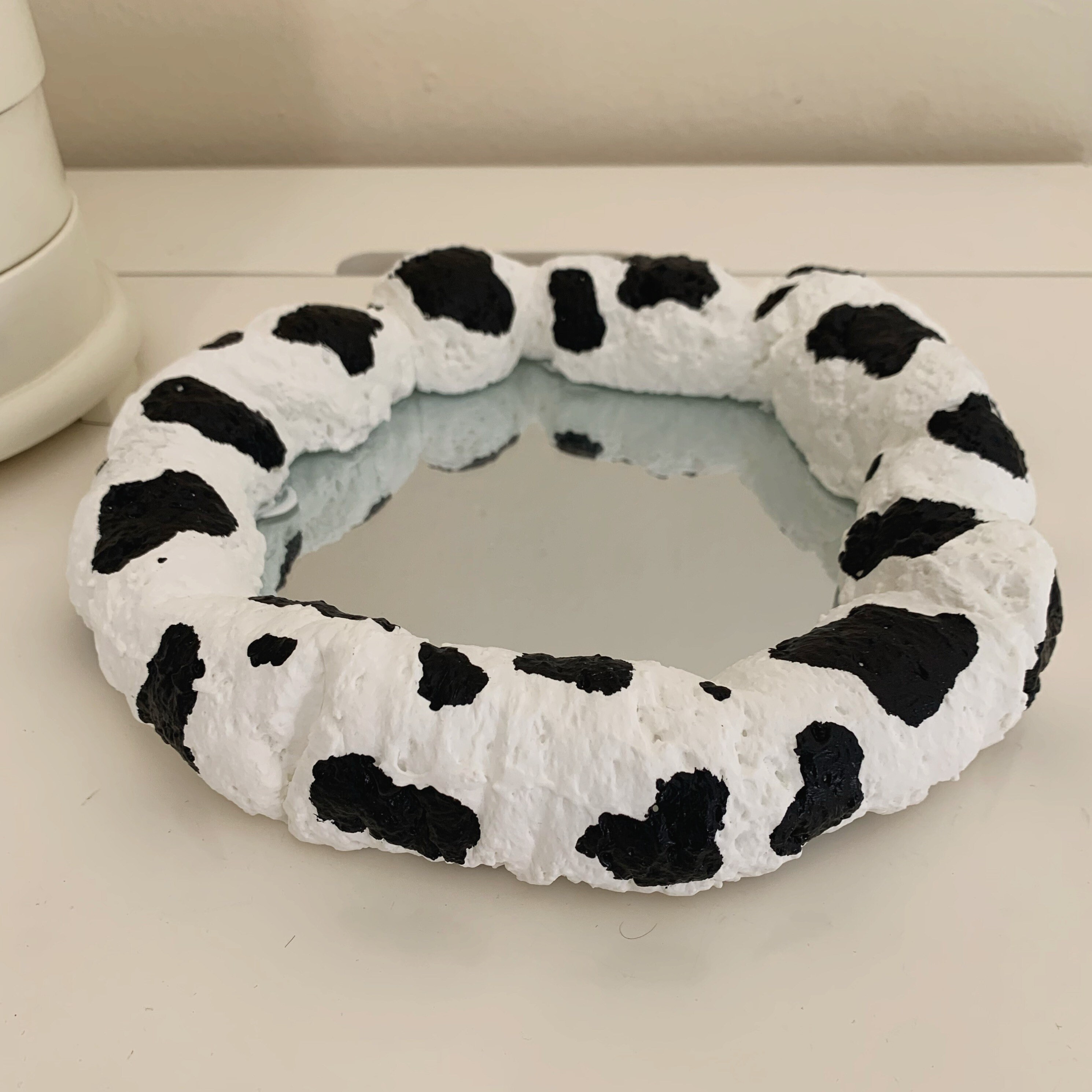 Home & Living Mirrors Cow Print 8 x 8in Mirror Circle Foam Mirror etna ...