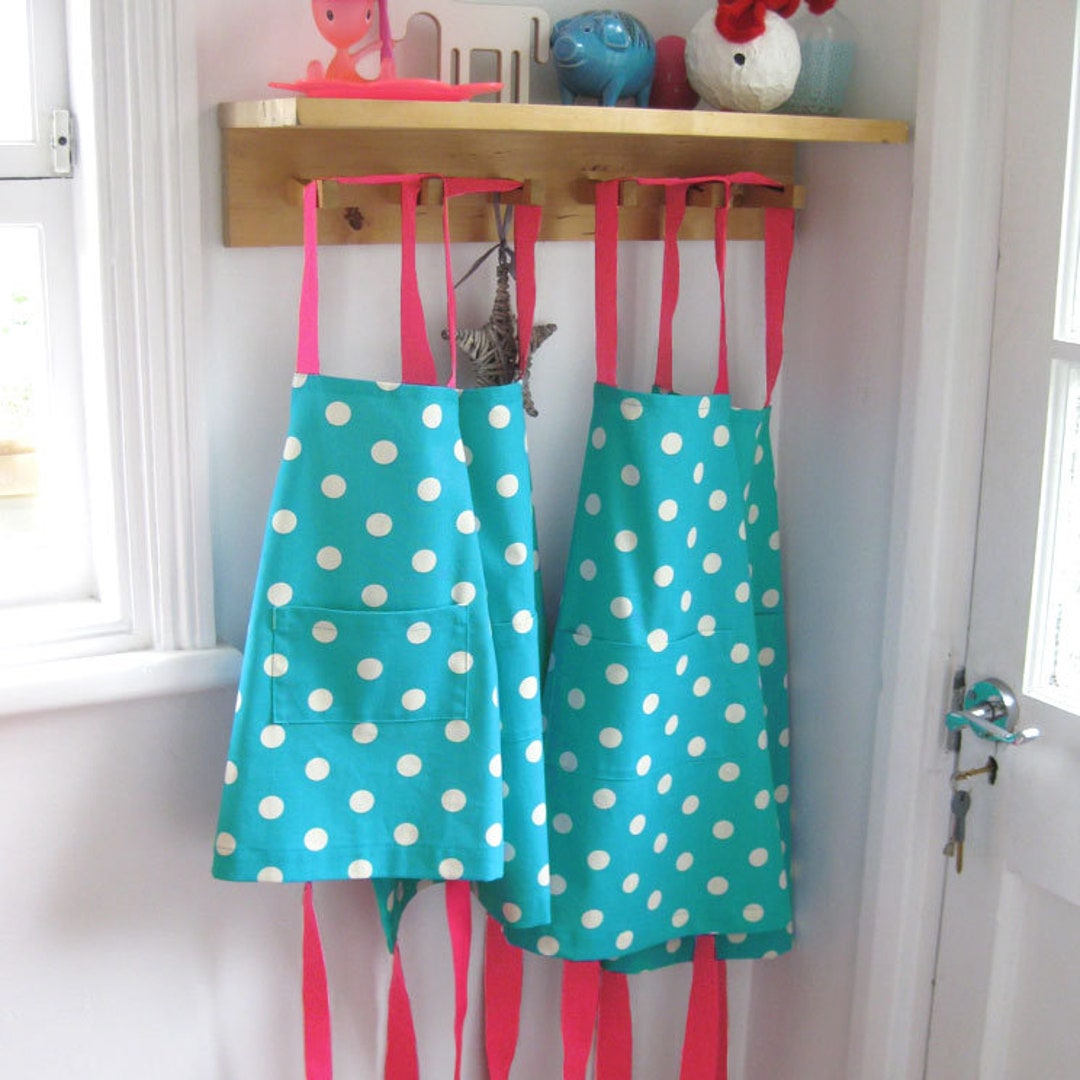 Fun Kids Aprons in 3 Sizes, Cotton Canvas, Pocket, Blue With White ...