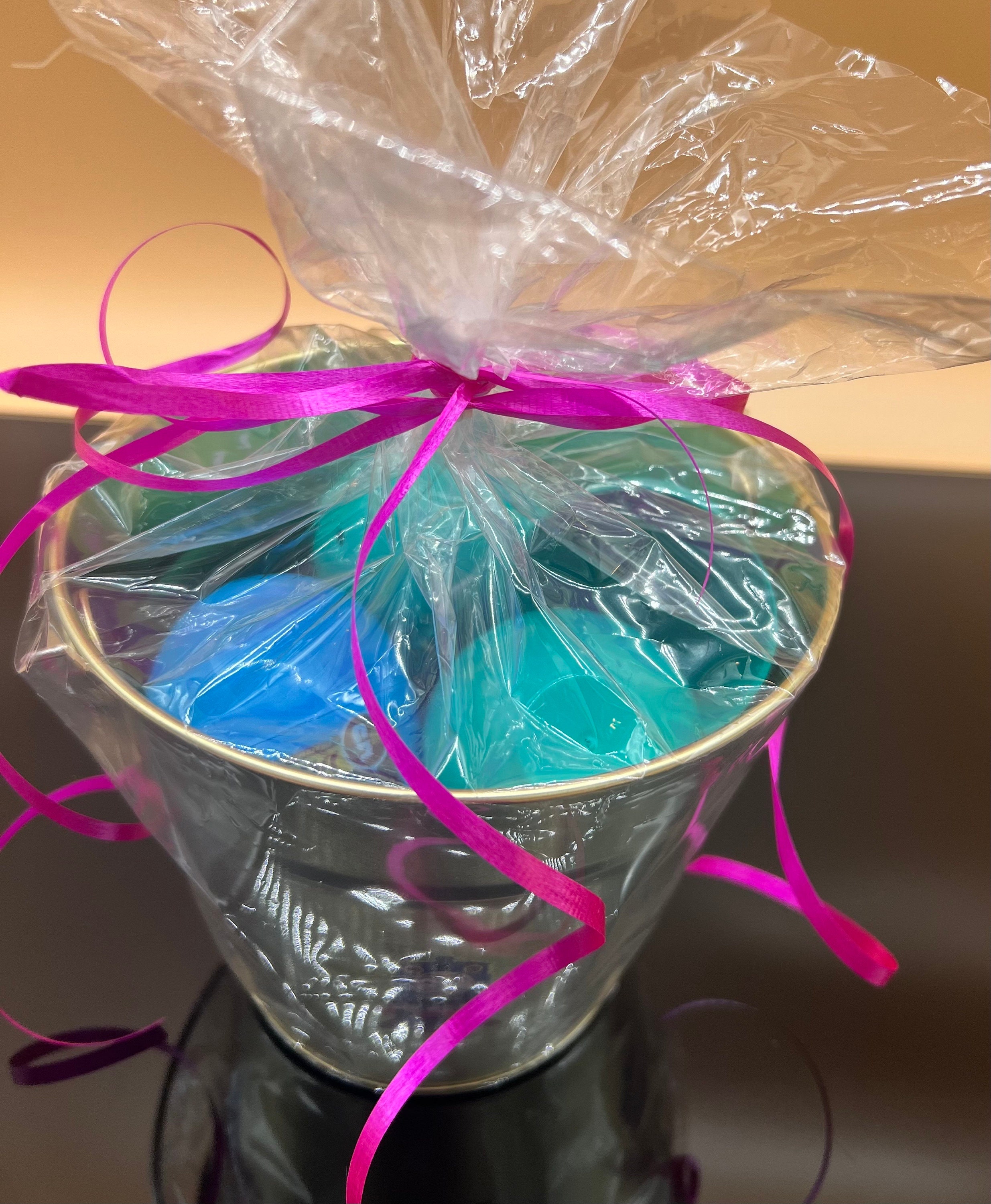 5 Eggs in a Tin! Thomas and Friends 3.5” Plastic Eggs With Figure Train ...