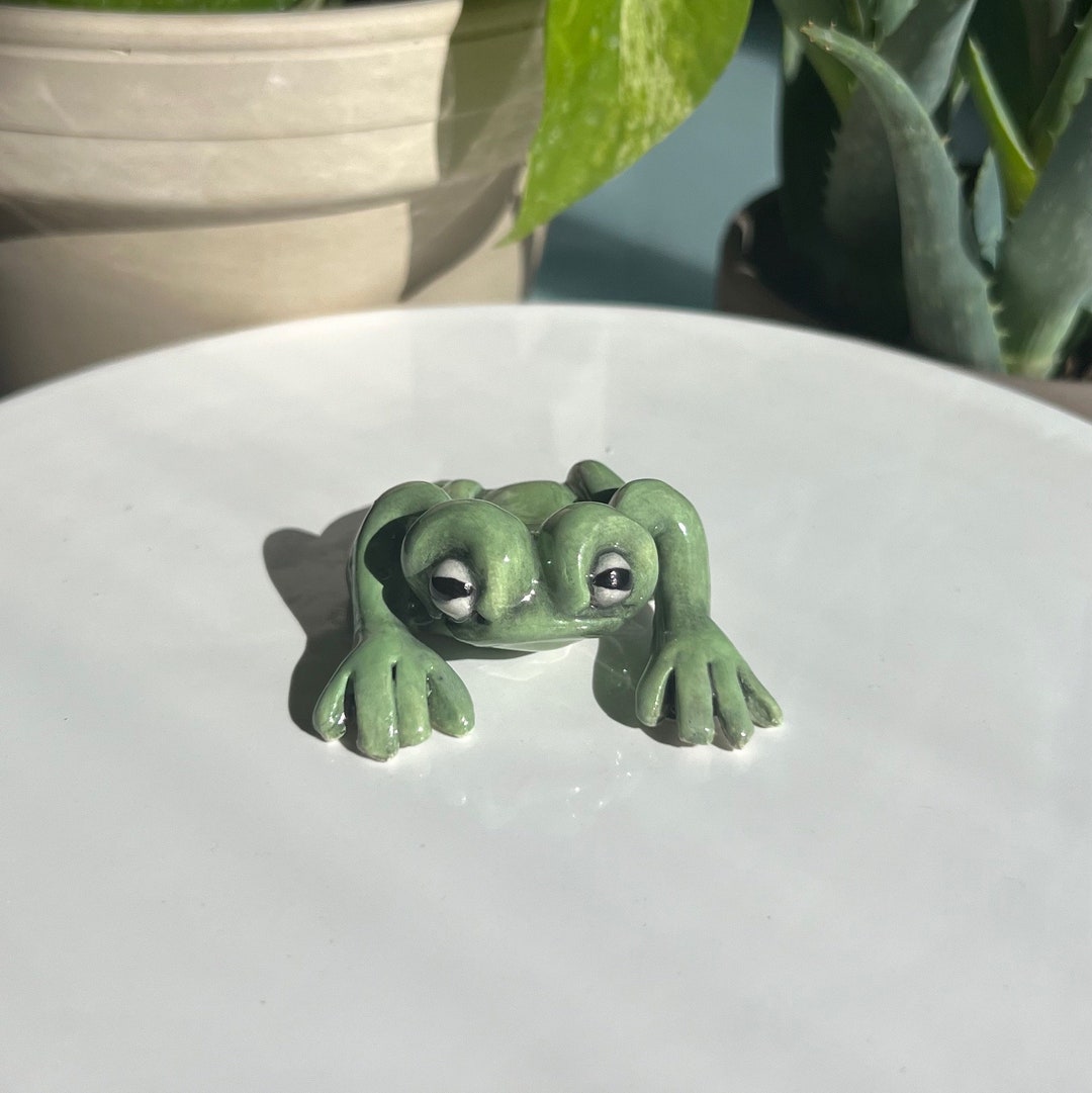 Light Green Ceramic Frog Figurine- Hand Sculpted Ceramic Frog - Etsy