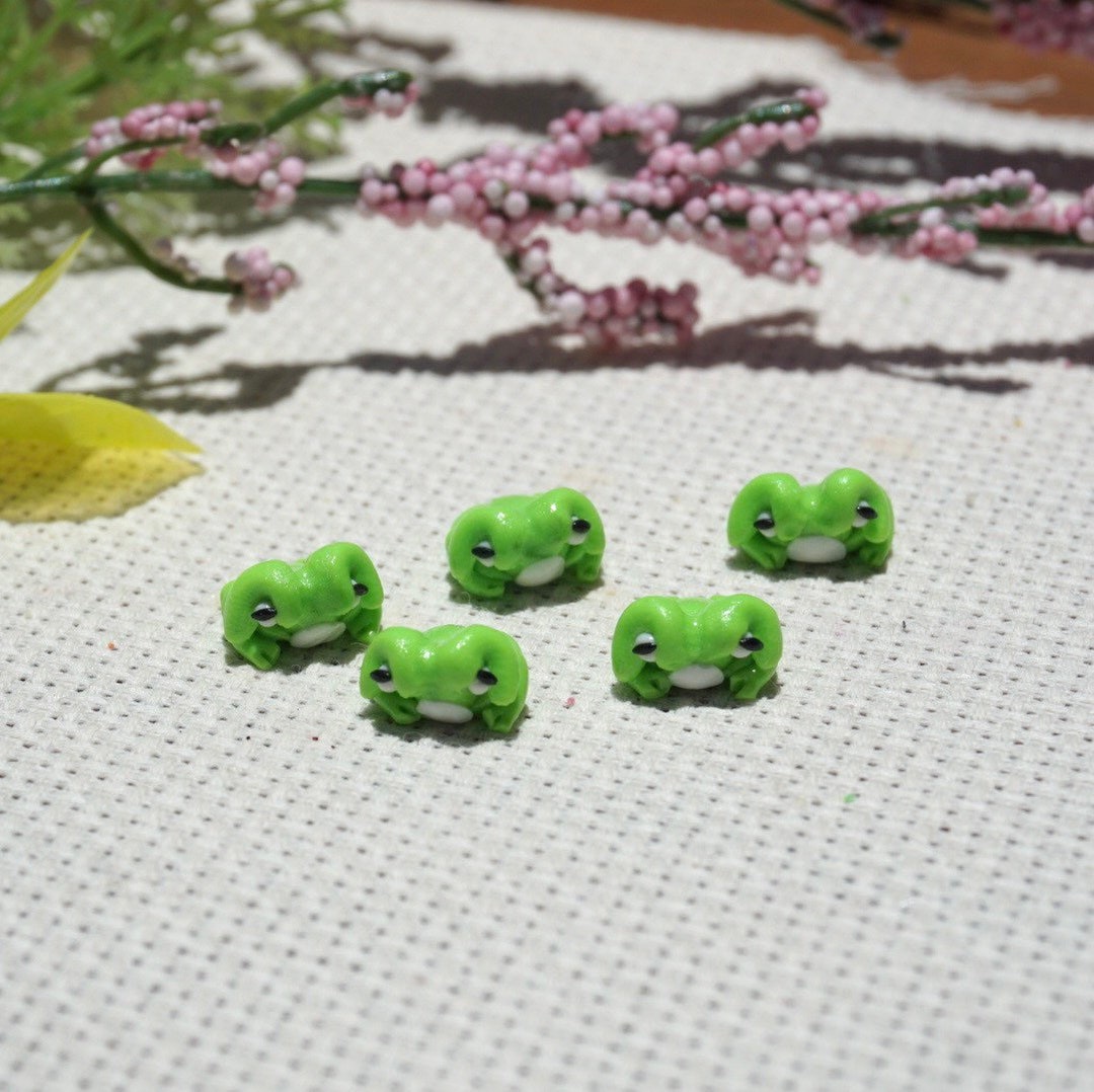 Tiny Frog Pack- 5 Handmade Tiny Frogs in Each Pack - Polymer Clay Art ...