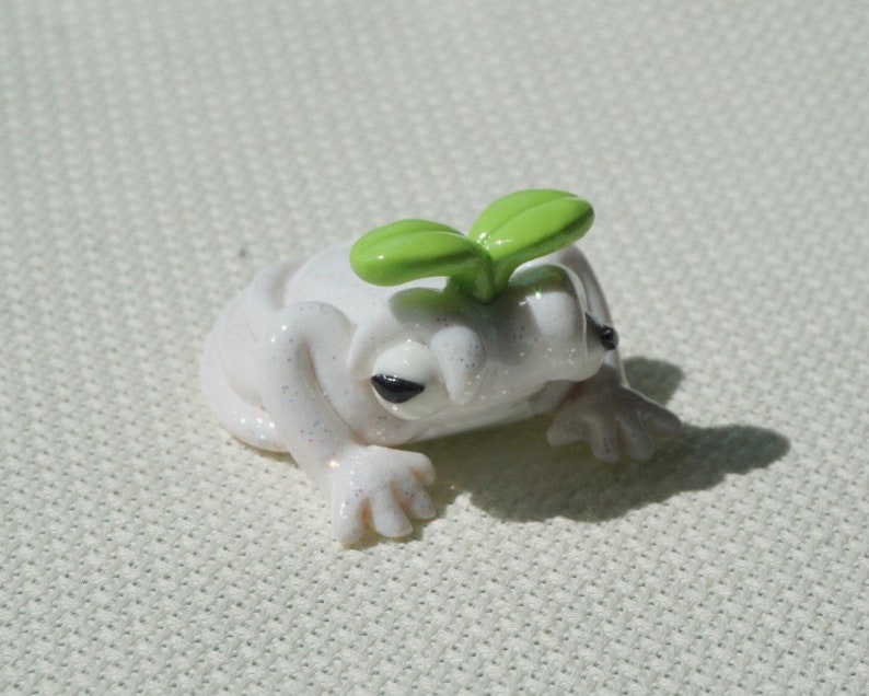 Sprout Frog-handmade Polymer Clay Figurine/decoration Cute | Etsy