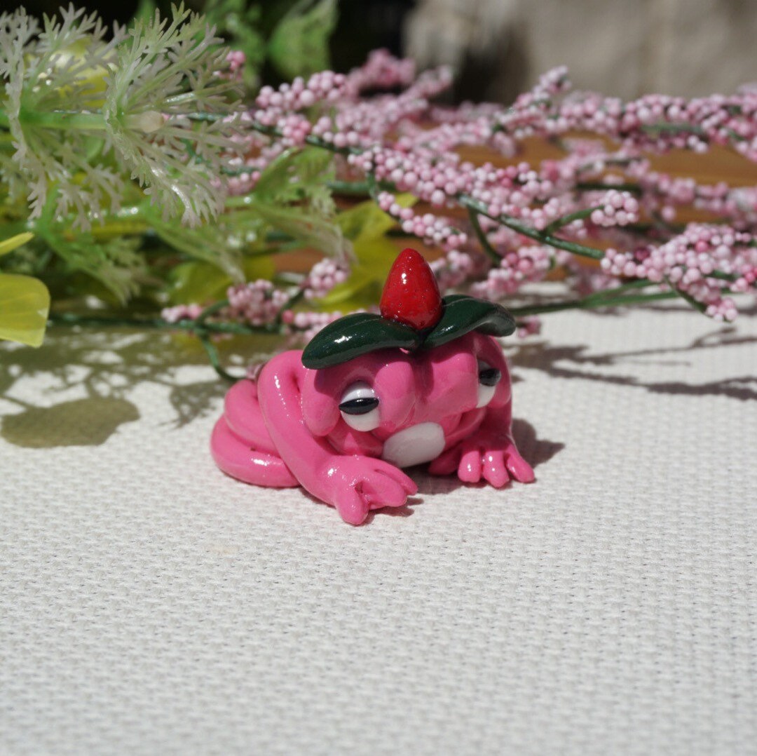 Strawberry Frog - Handmade Polymer Clay Figurine/decoration- Cute Frog ...