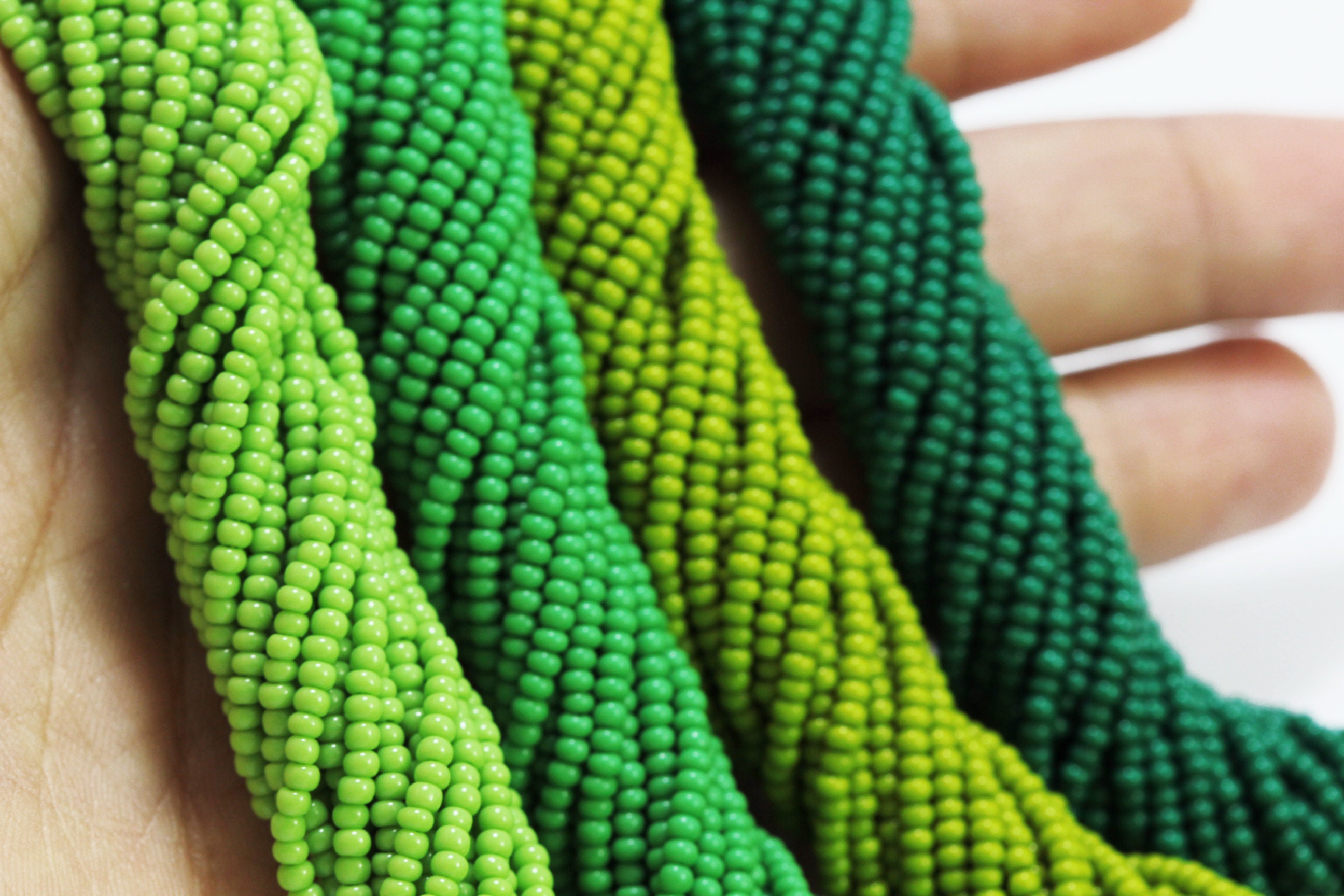 Assorted Green Colours Seed Bead Set, 11/0 (2.2mm) Czech Seed Bead 4 ...