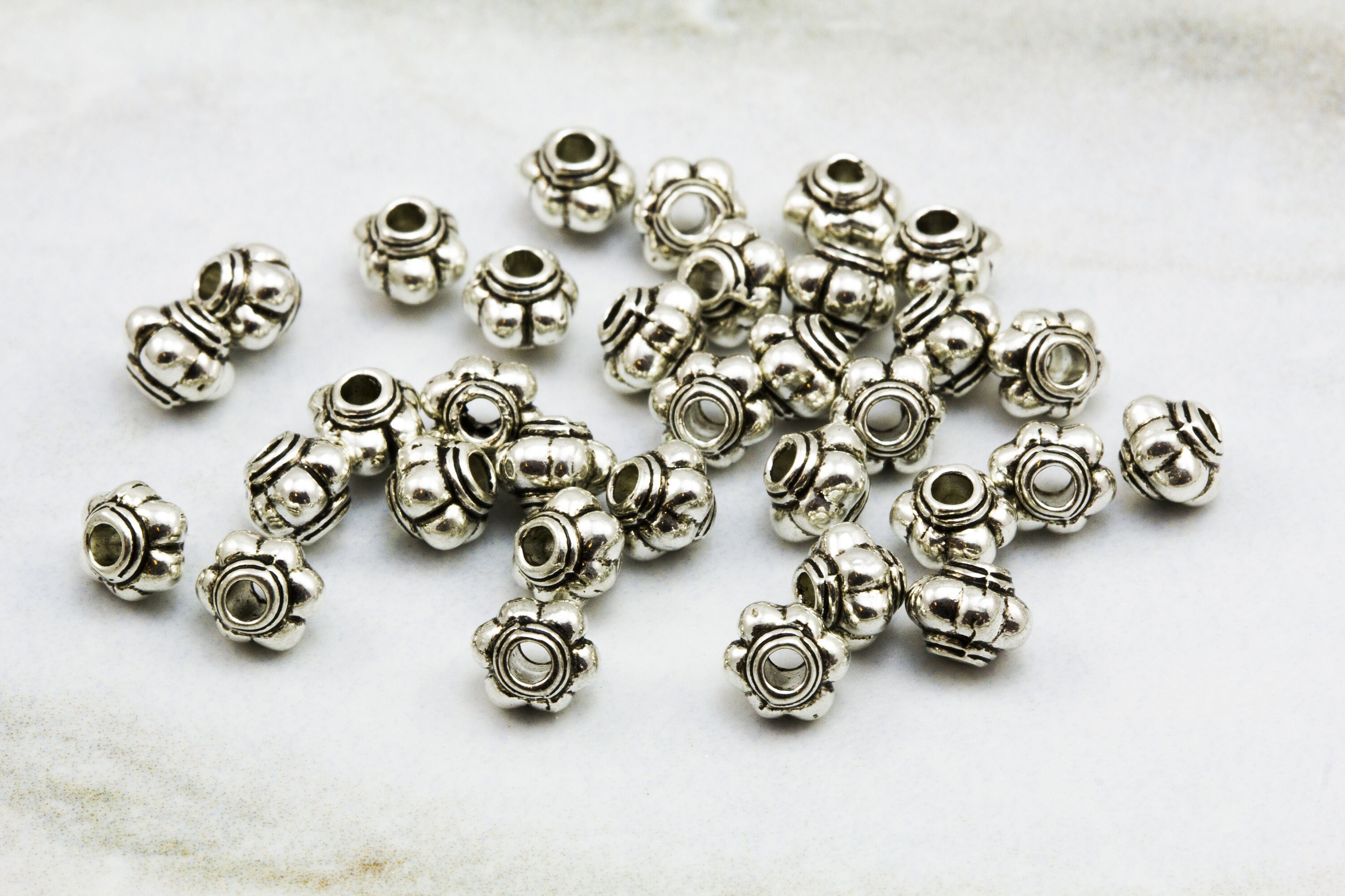 50 pcs Oval Spacer Beads 5mm Silver Colour Metal Mini Spacer Beads MB ...