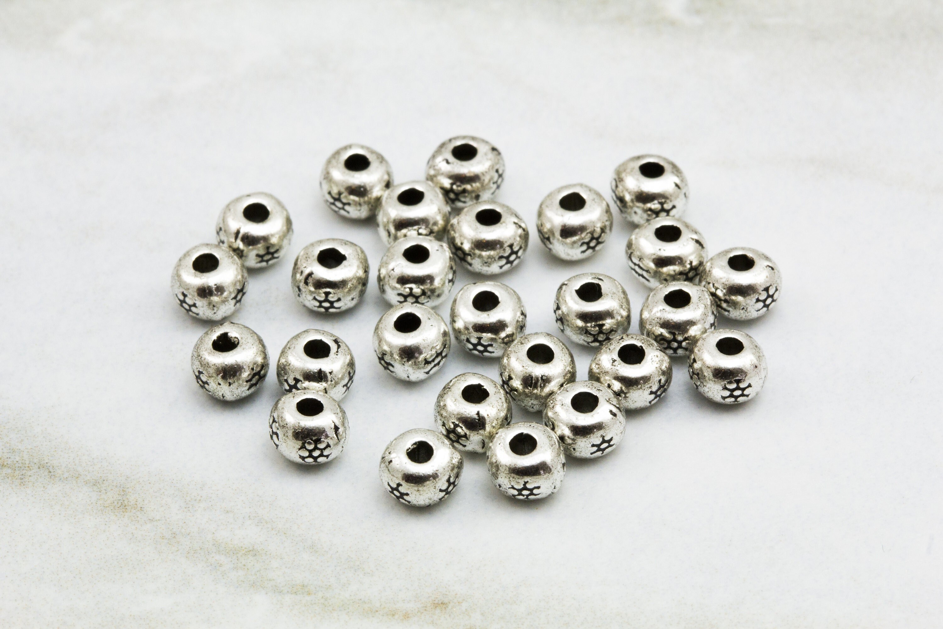 50 pcs Oval Spacer Beads 5mm Silver Colour Metal Mini Spacer Beads MB ...