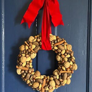 Holiday Nut Wreath | Natural Acorn Wreath | Cinnamon & Nuts | Natural ...