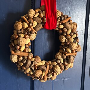 Holiday Nut Wreath | Natural Acorn Wreath | Cinnamon & Nuts | Natural ...