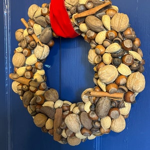 Holiday Nut Wreath | Natural Acorn Wreath | Cinnamon & Nuts | Natural ...