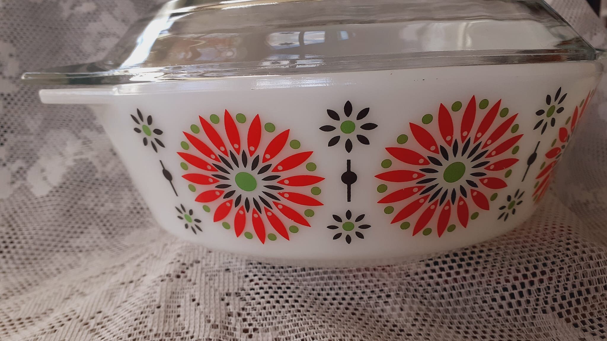 Rare red Iris Medallion JAJ Pyrex Vintage Collectors Item From 1969 JAJ ...