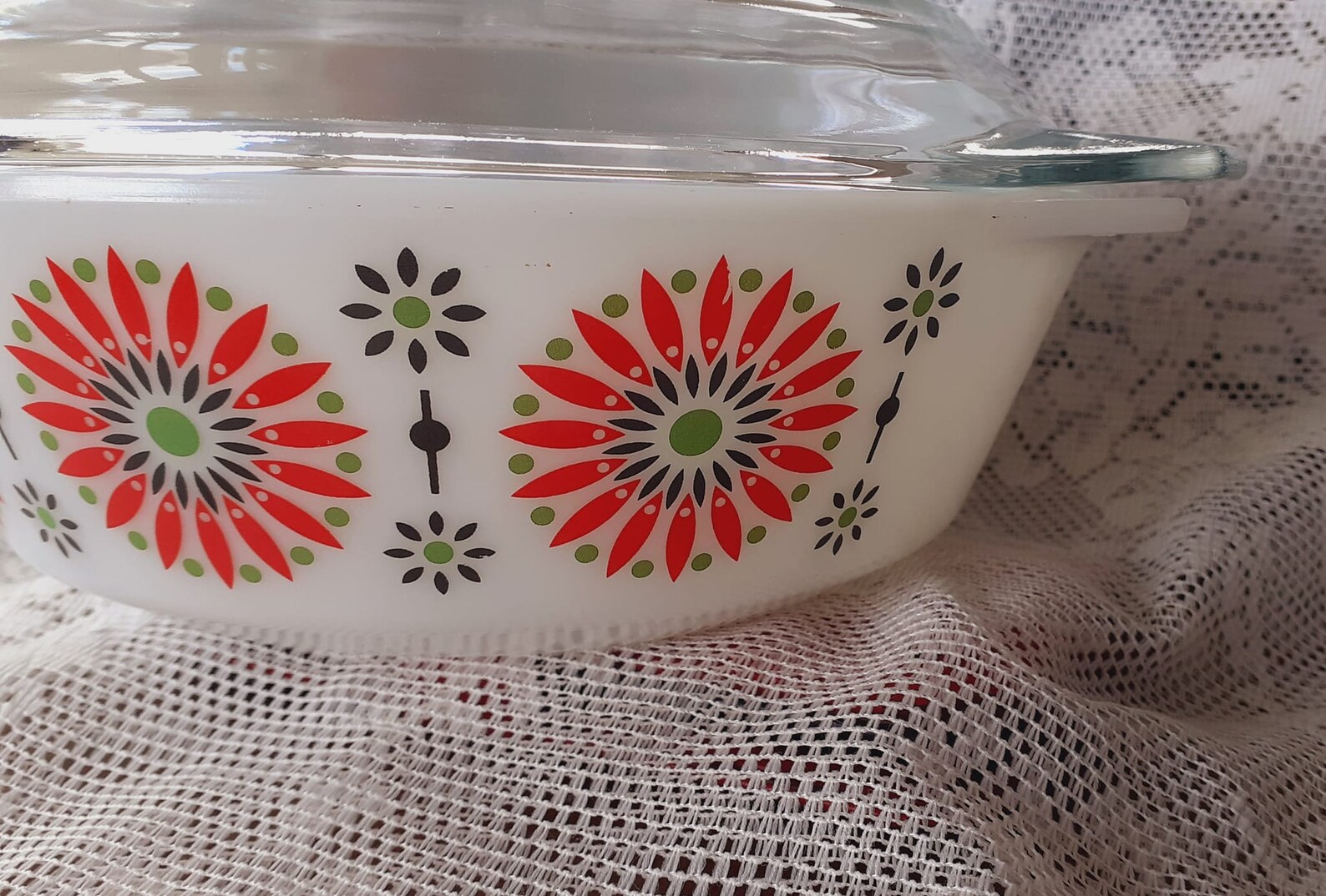 Rare red Iris Medallion JAJ Pyrex Vintage Collectors Item From 1969 JAJ ...