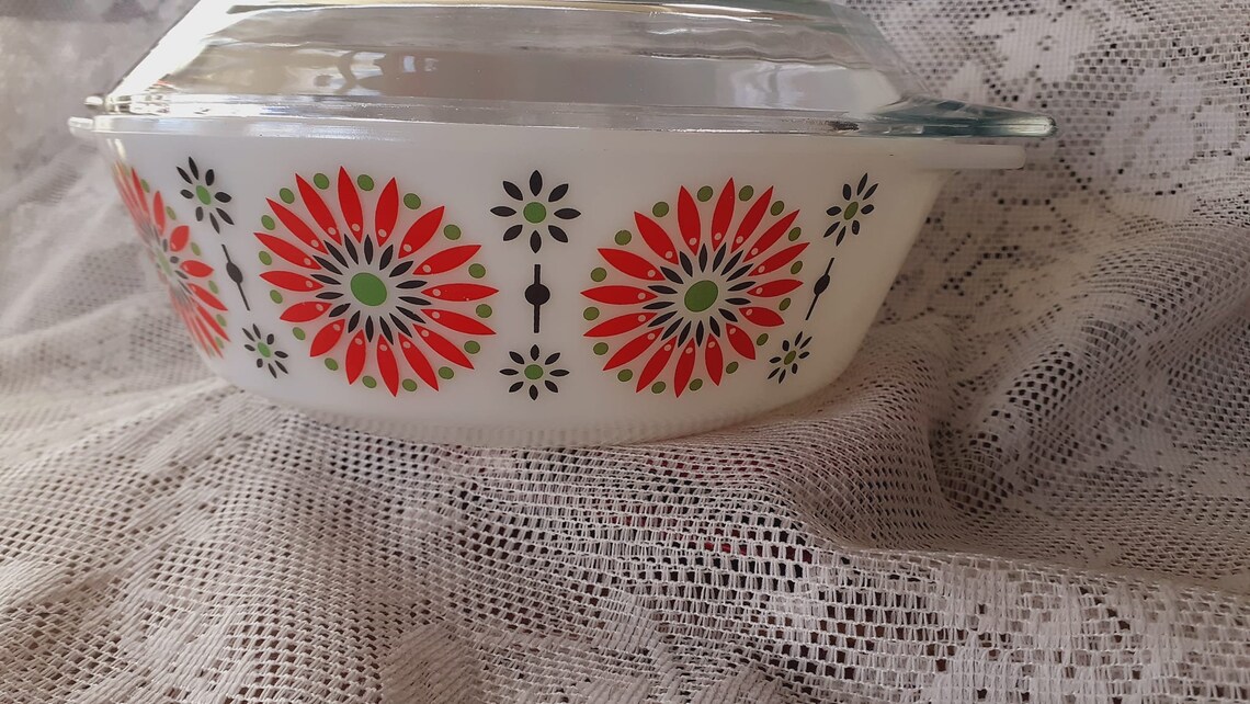 Rare red Iris Medallion JAJ Pyrex Vintage Collectors Item From 1969 JAJ ...