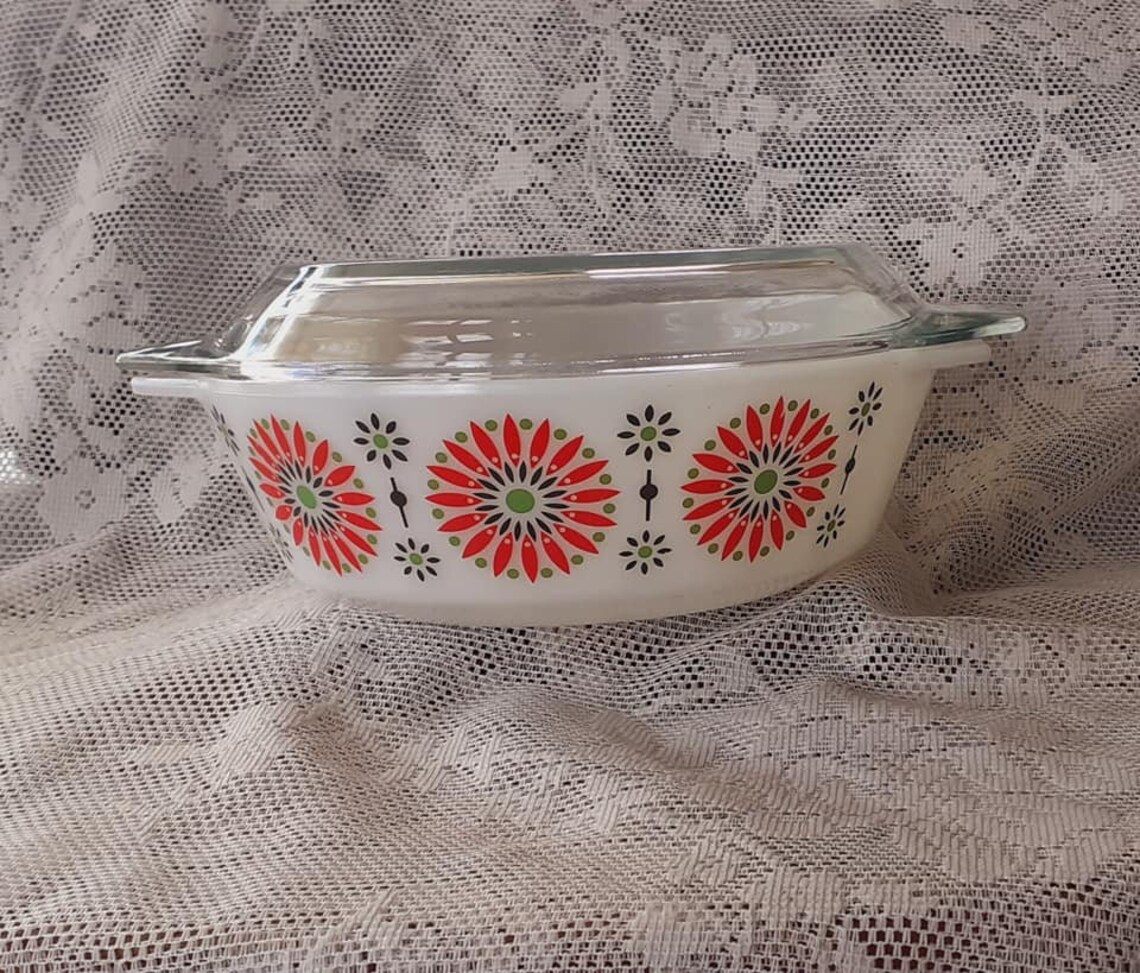 Rare red Iris Medallion JAJ Pyrex Vintage Collectors Item From 1969 JAJ ...