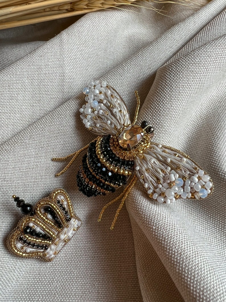 Queen Bee, Symbol of Powerful Women, Strength,golden Gift for Her ...