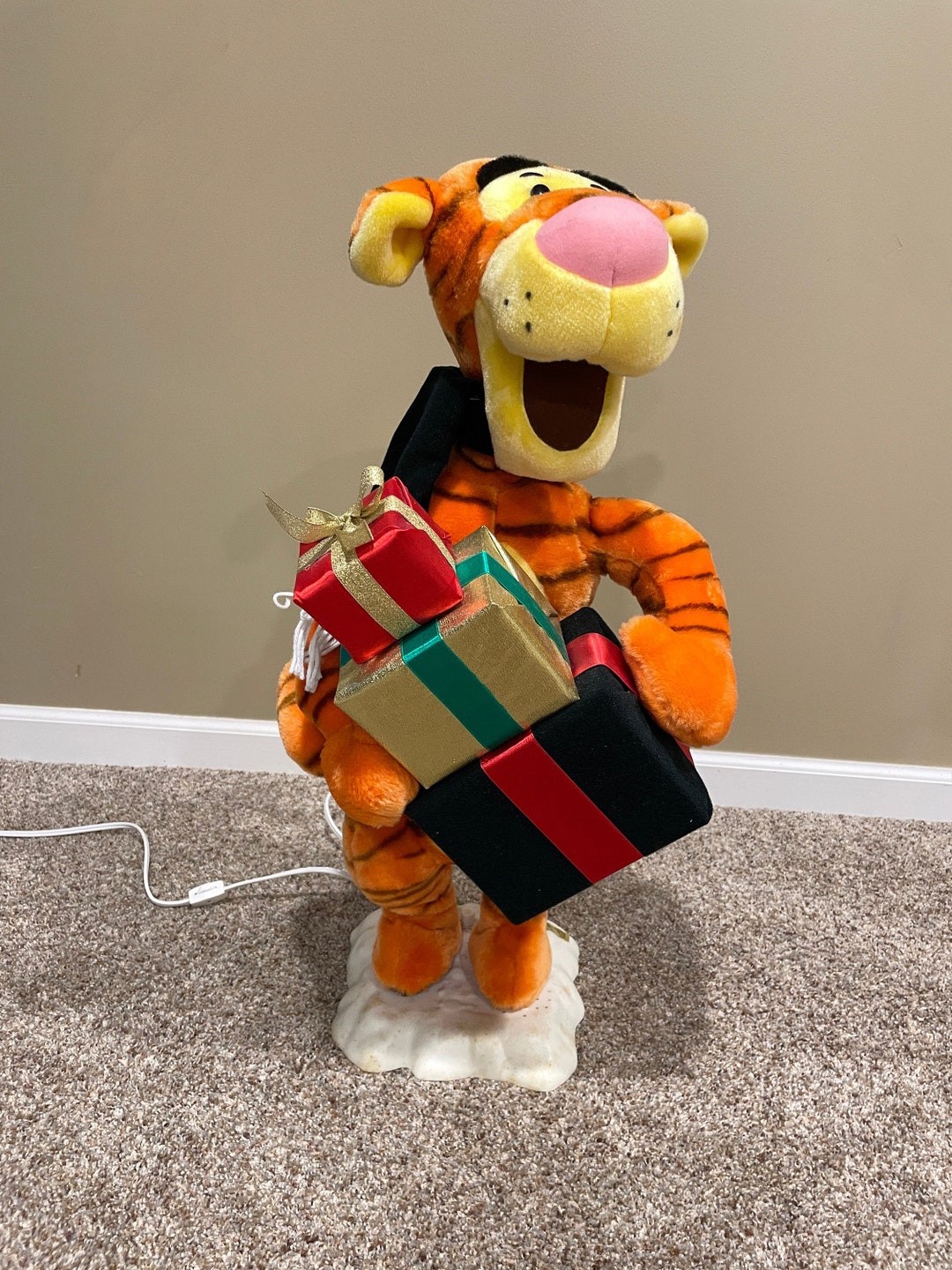 The Disney Store 1995 Christmas at Our House Animated Tigger Musical ...