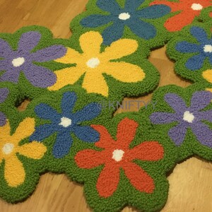 Handmade Funky Flowers Rug | Tufted 60s/70s Aesthetic, Groovy Retro ...