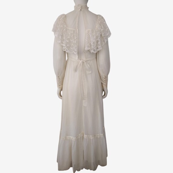Vintage 1970s Candy Jones Light Cream Victorian Reviv… - Gem
