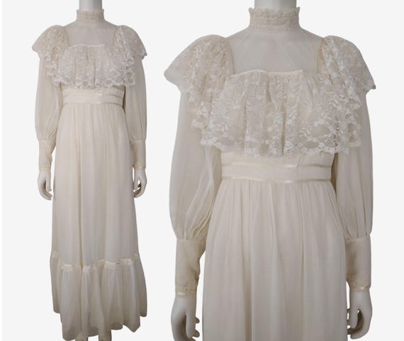 Vintage 1970s Candy Jones Light Cream Victorian Reviv… - Gem
