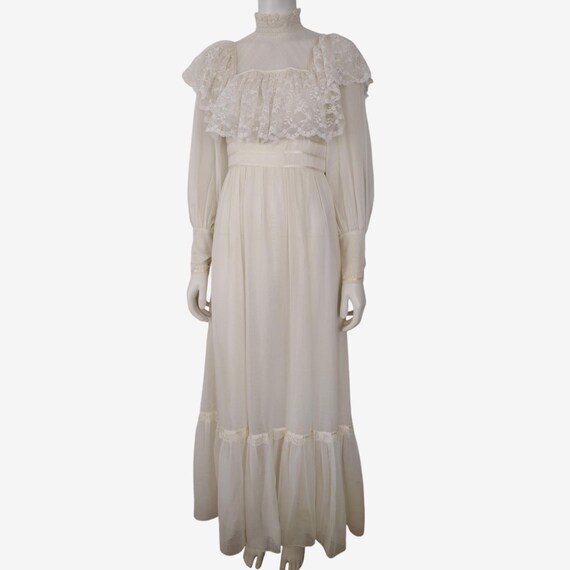 Vintage 1970s Candy Jones Light Cream Victorian Reviv… - Gem
