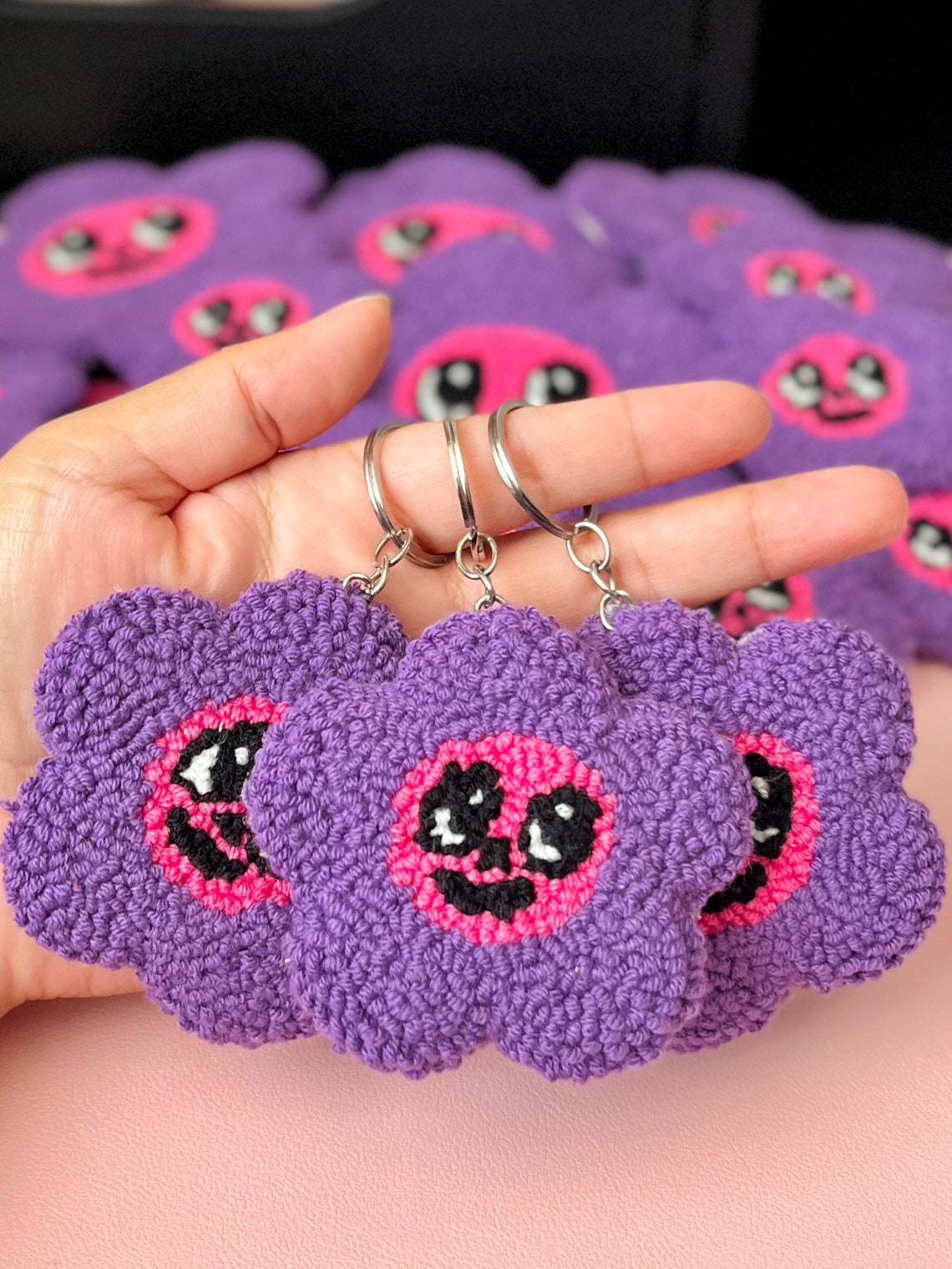 Karol G Mañana Será Bonito Purple Flower Keychain | Mug Rug Keychain ...