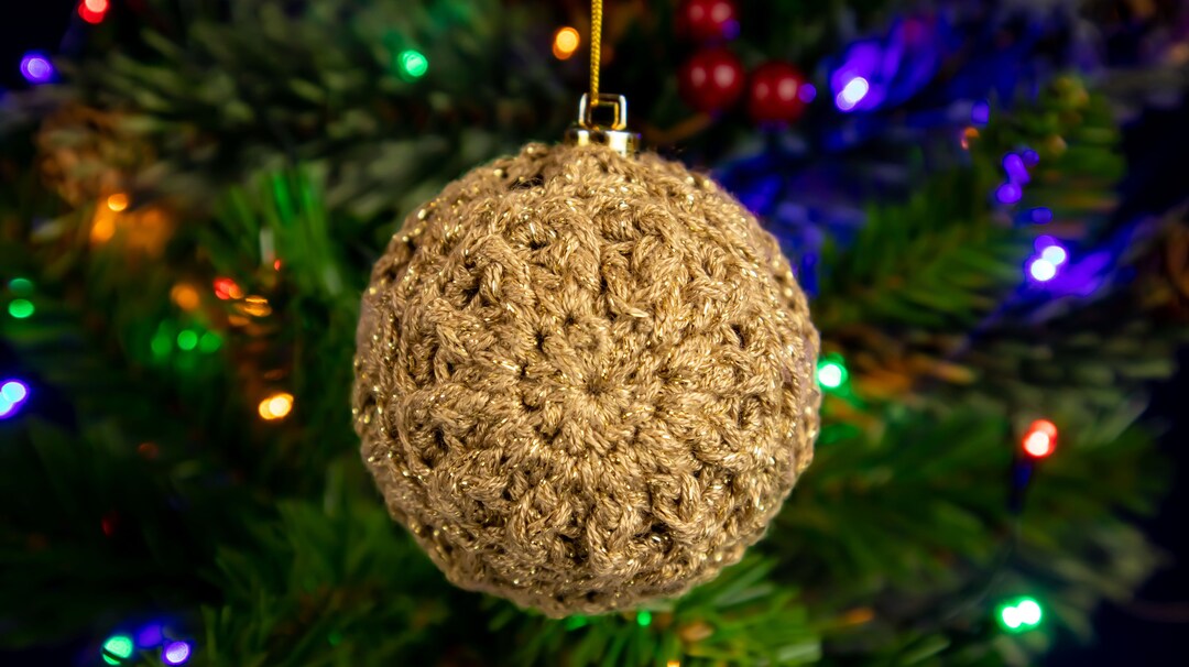 Set of 3 Shiny Gold Baubles, Christmas Tree Crochet Glitter Decoration ...