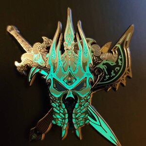 Wrath of the Lich King Arthas Shadowmourne Frostmourne Limited Edition ...