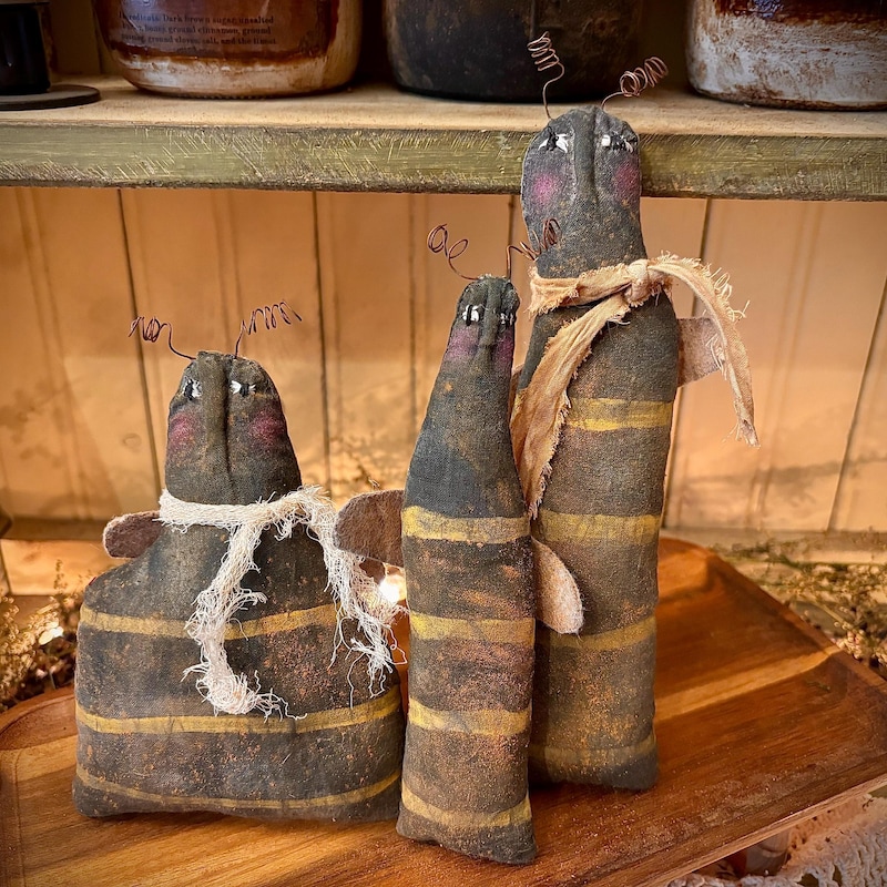 Primitive Bee - Etsy