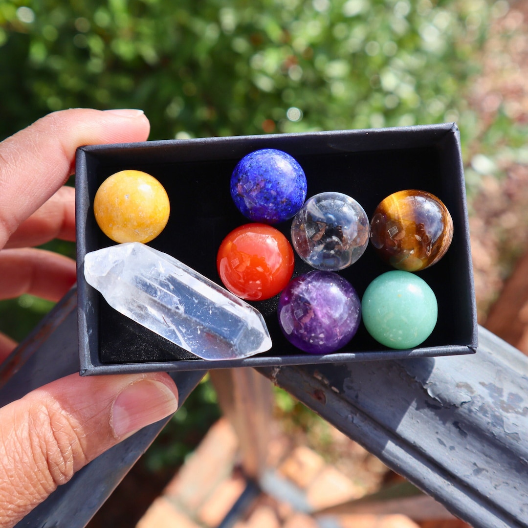 7 Chakra Mini Spheres Set With Clear Quartz Raw Point - Healing ...