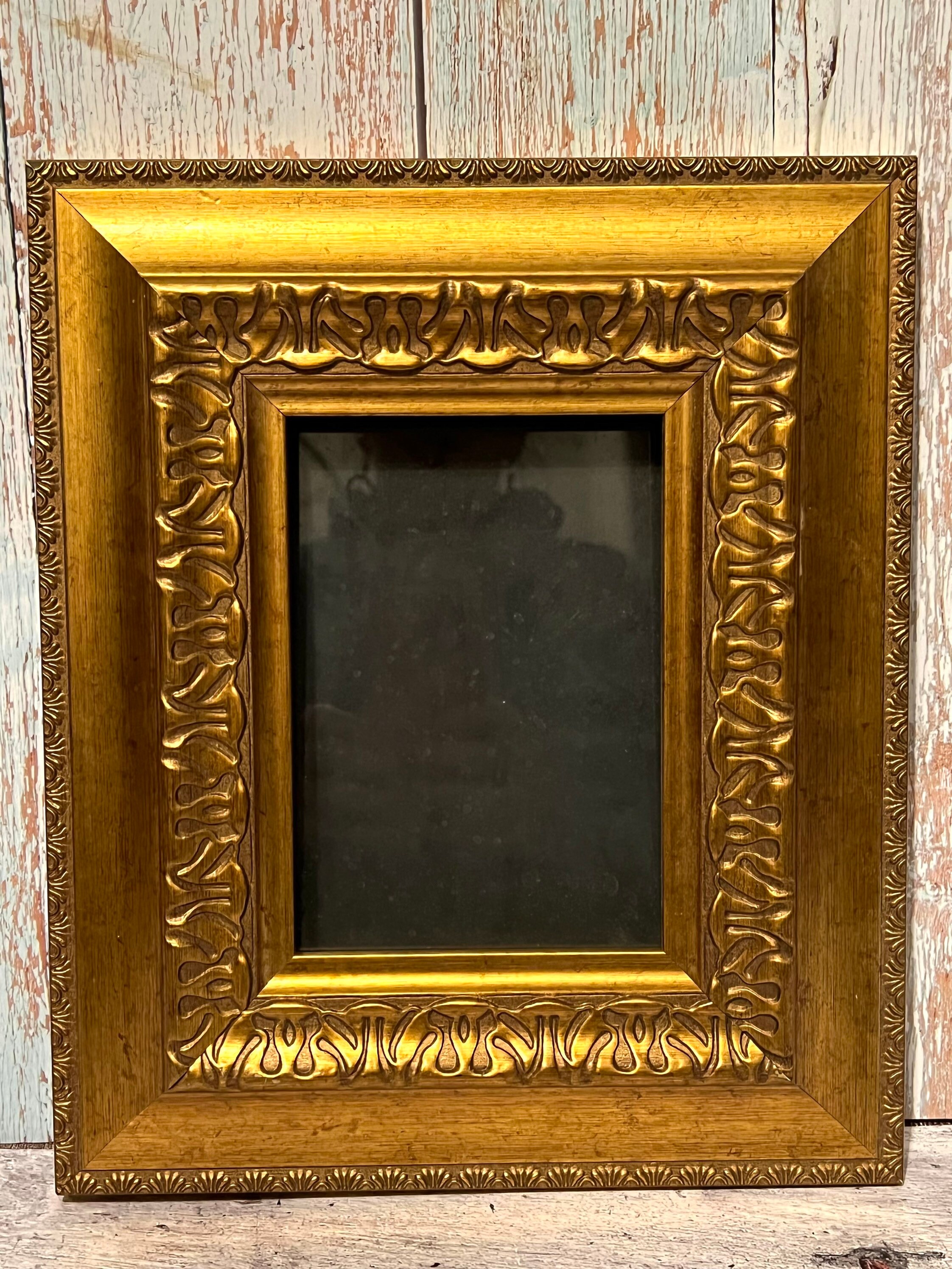 Gold heart photo frame Regency picture frame for wall hanging Syroco ...