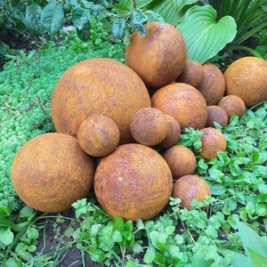 Rusty Metal Garden Ball Set: Rustic Outdoor Home Decor - Etsy