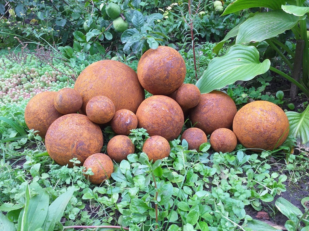 Rusty Metal Garden Ball Set: Rustic Outdoor Home Decor - Etsy