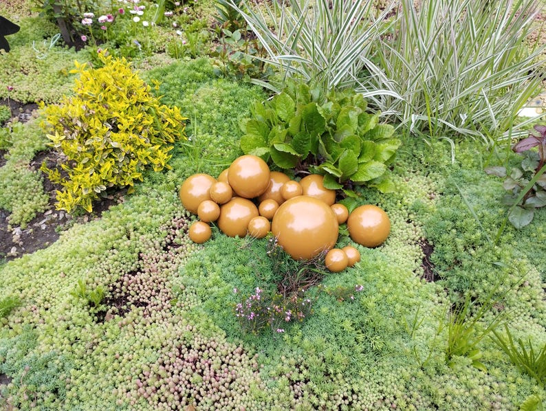 Rusty Metal Garden Ball Set: Rustic Outdoor Home Decor - Etsy