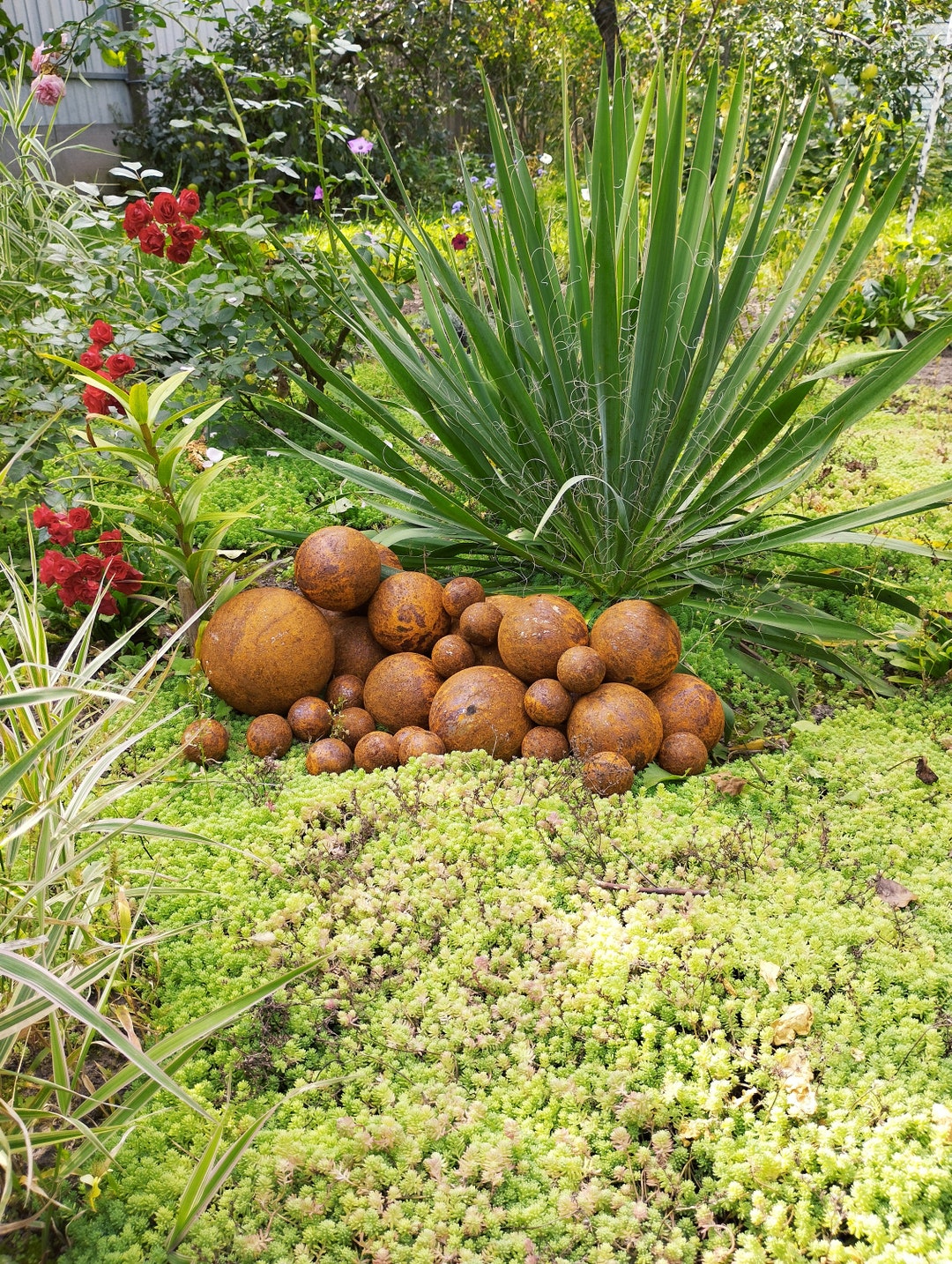 Individual Set of Rusty Metal Balls, Garden Decor, Rusty Metal Ball ...